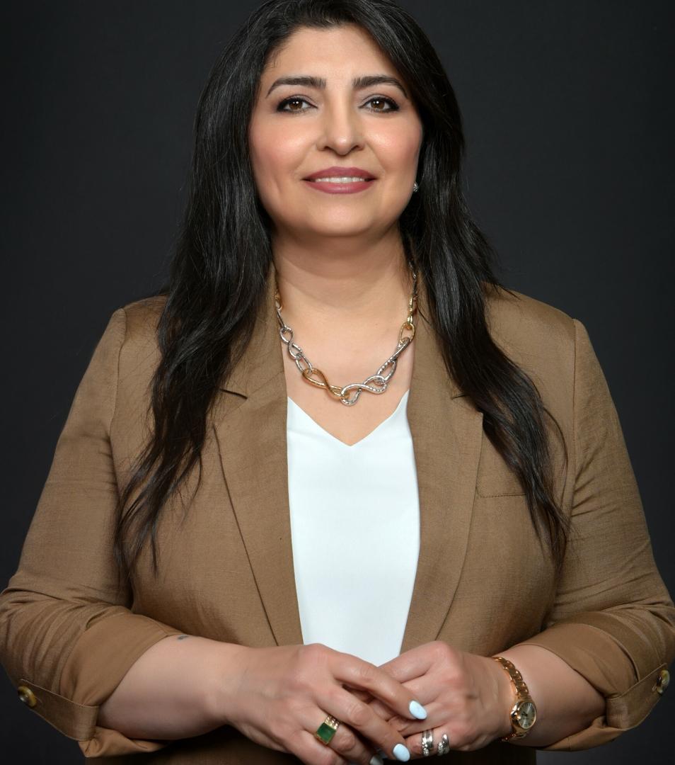 Parisa Teymouri是CENTURY 21®在 Thornhill, 安大略省, 加拿大 的代理人。