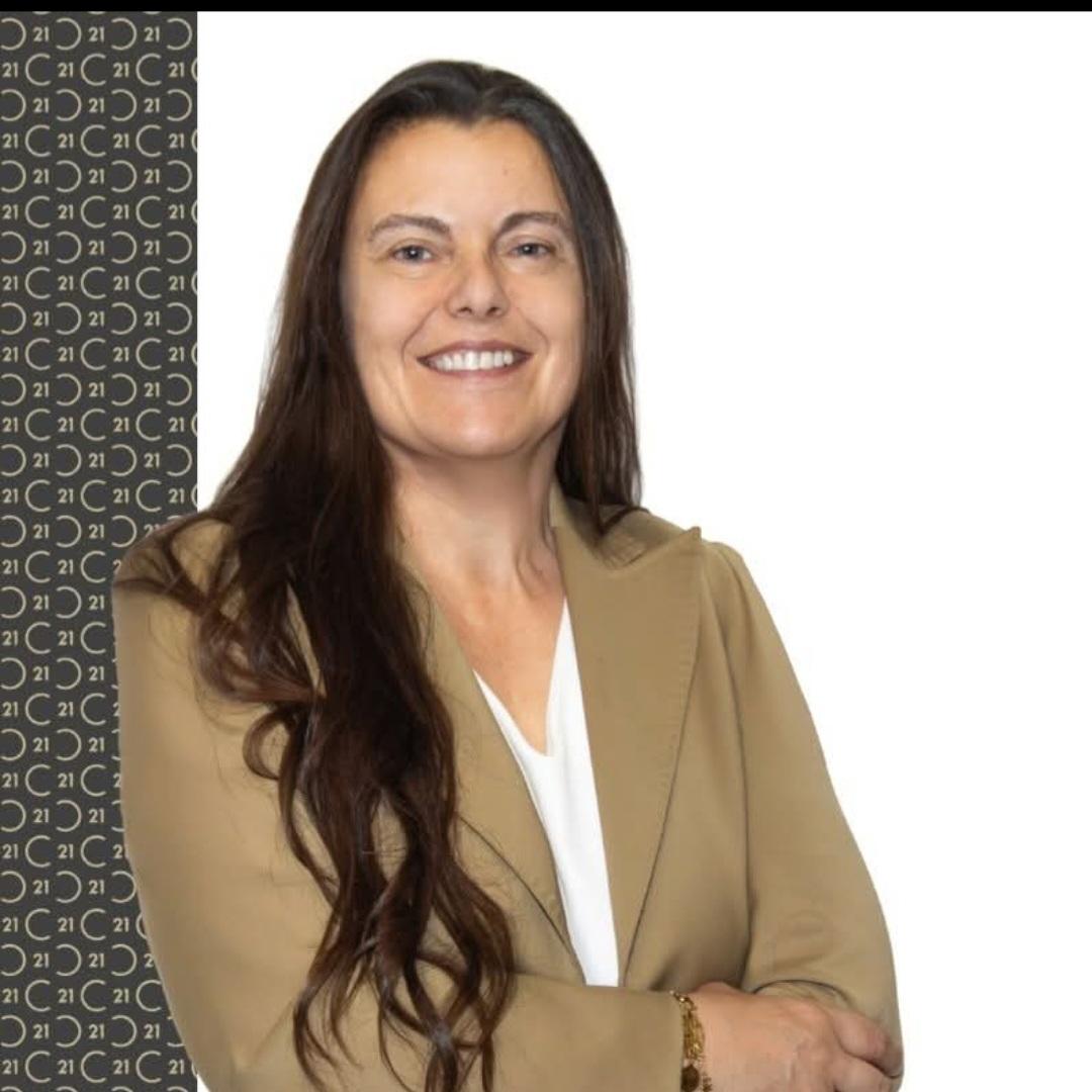 NÉLIA M. MARRAZES SANTOS is a CENTURY 21® agent in Marinha Grande, Portugal