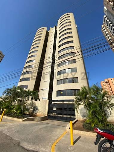Apartment for Sale at A. El Milagro. Con calle 75. Edificio Gremium. Apto 8A, Maracaibo, Zulia ...