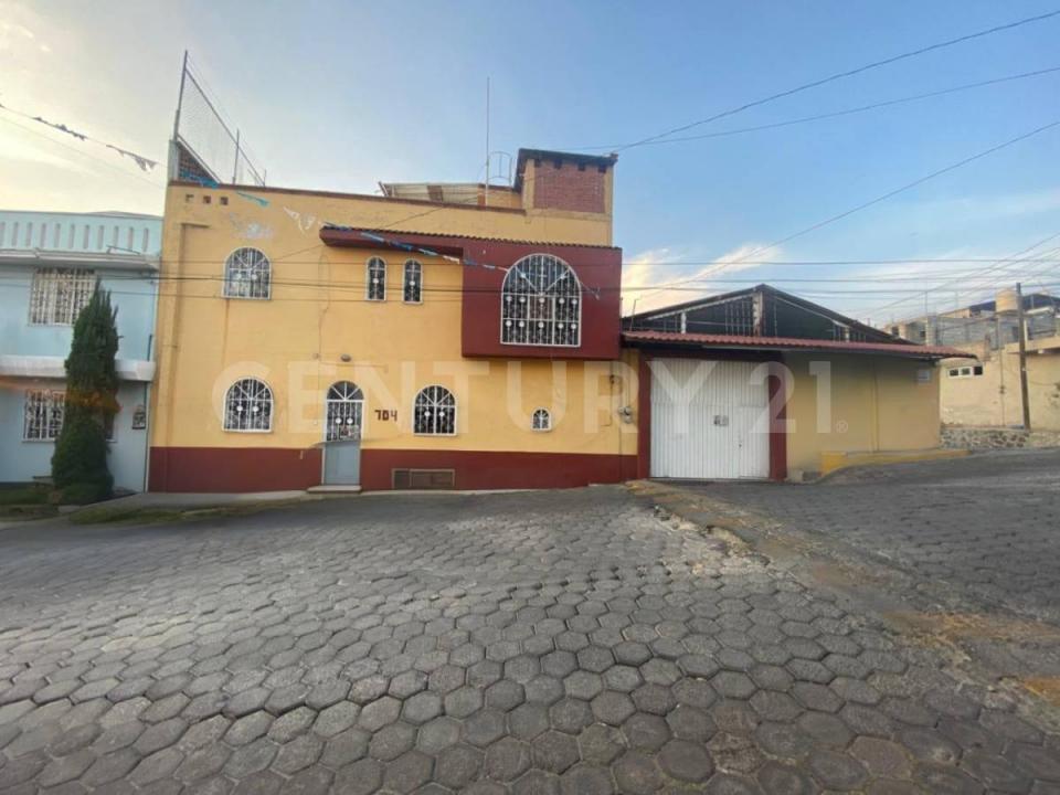 Single Family Home for Sale at Casa en Venta con terreno en esquina ...