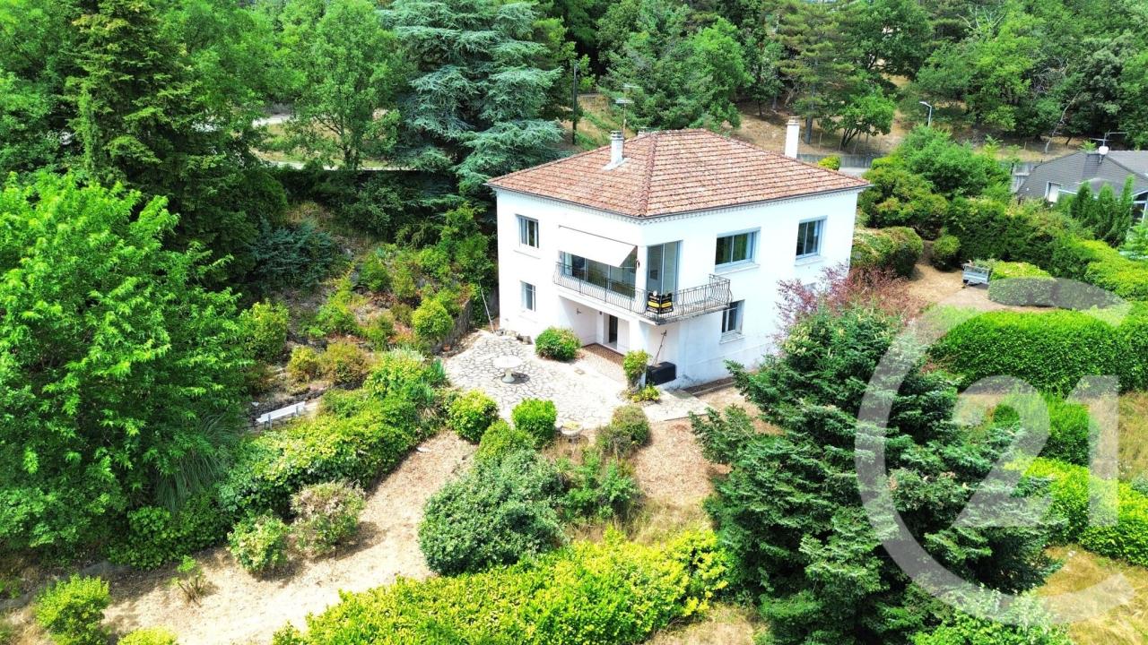 Casa geminada à venda em Aubenas, Ródano-Alpes 07200, França | CENTURY 21®