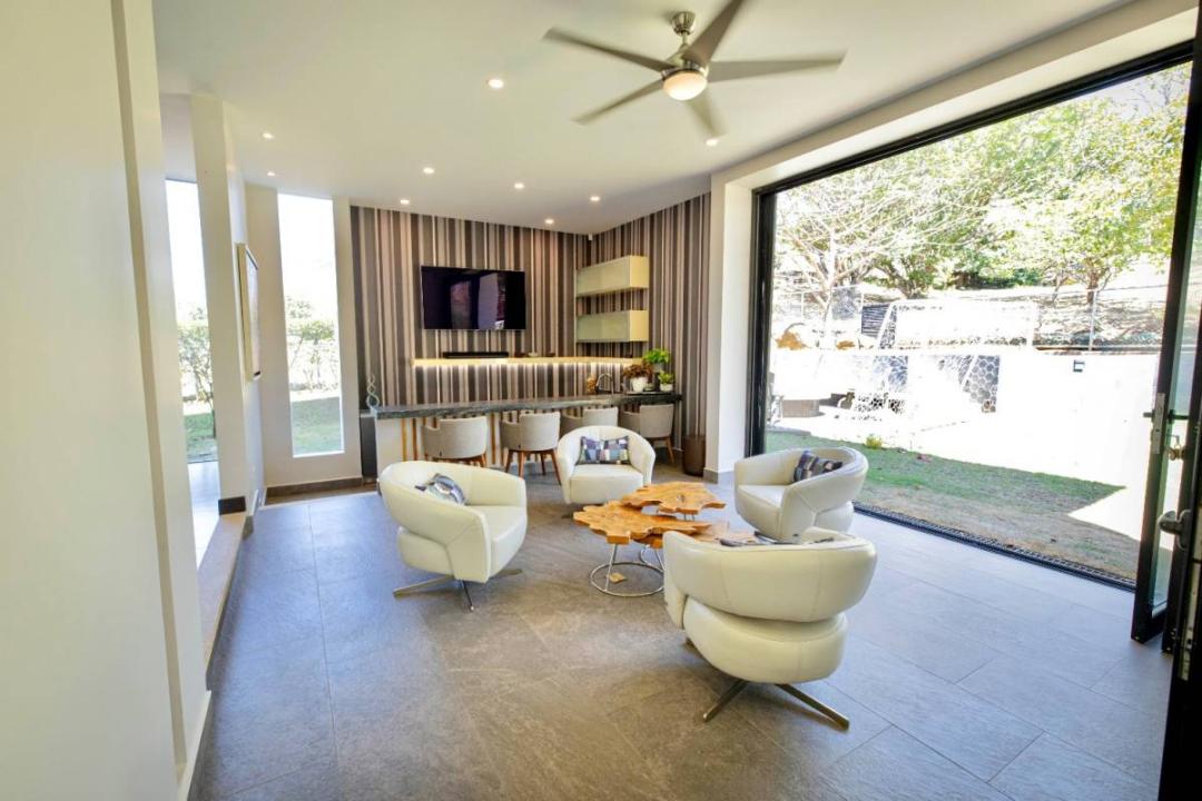 Casa Unifamiliar en Venta en Los reyes , Guácima Alajuela, Alajuela ...