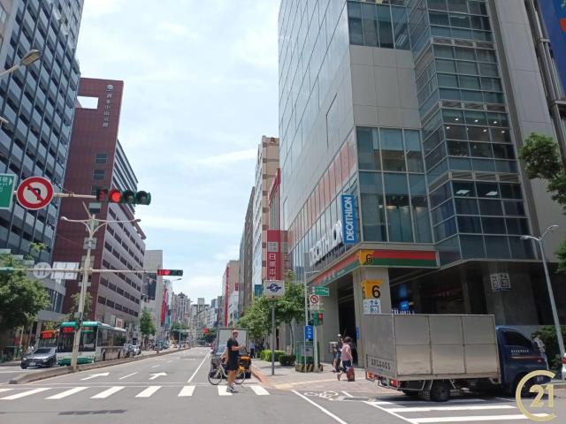 Apartment for Sale at 南京西路, Datong Dist., Taipei City 103, Taiwan | Immo.Global