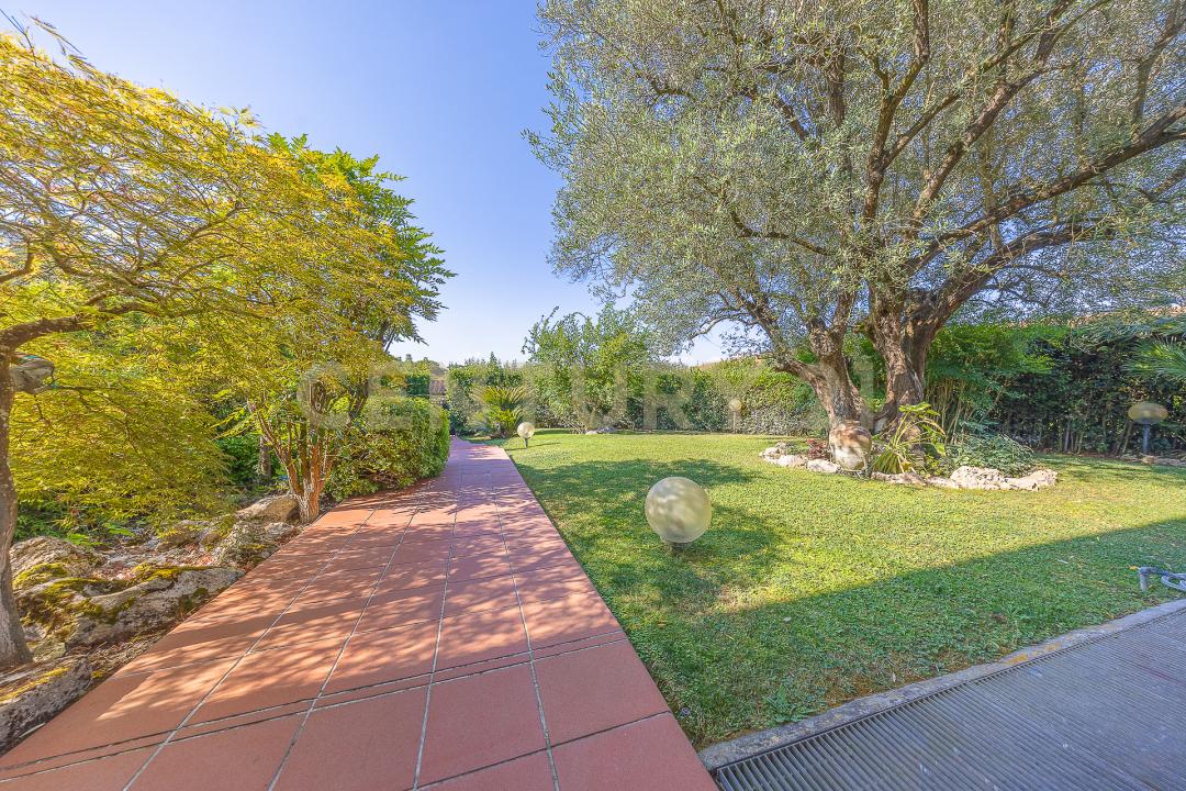 Townhouse for Sale at Via Cassia, Rome, Lazio 00123, Italy | Immo.Global
