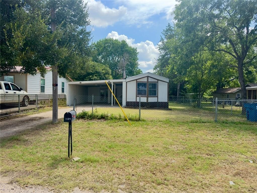 Casa Prefabricada en Venta en 1104 Smith Street, Navasota, Texas 77868 ...