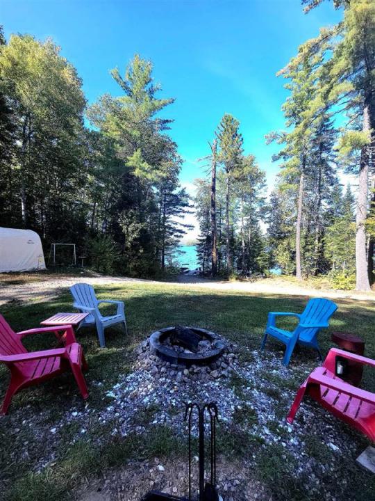 Casa Unifamiliar en Venta en 54 Ch. du Lac-Galarneau E., Mansfield-et ...