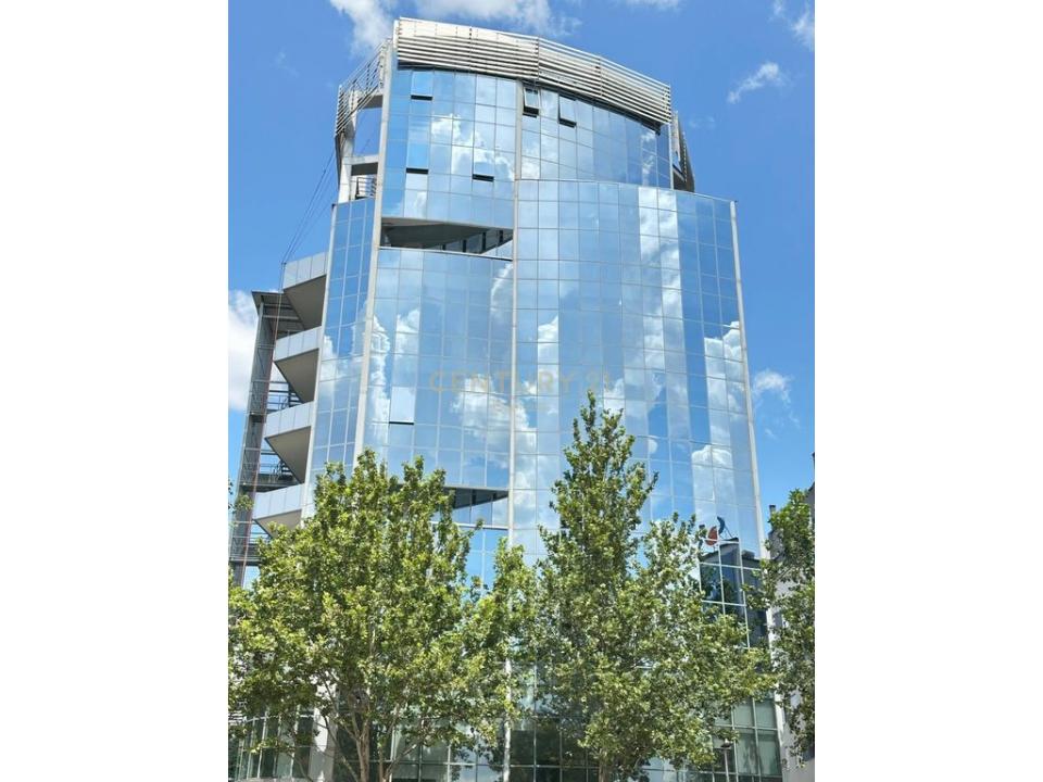 Casa in vendita presso Laprakë, Tirana, Albania | CENTURY 21®