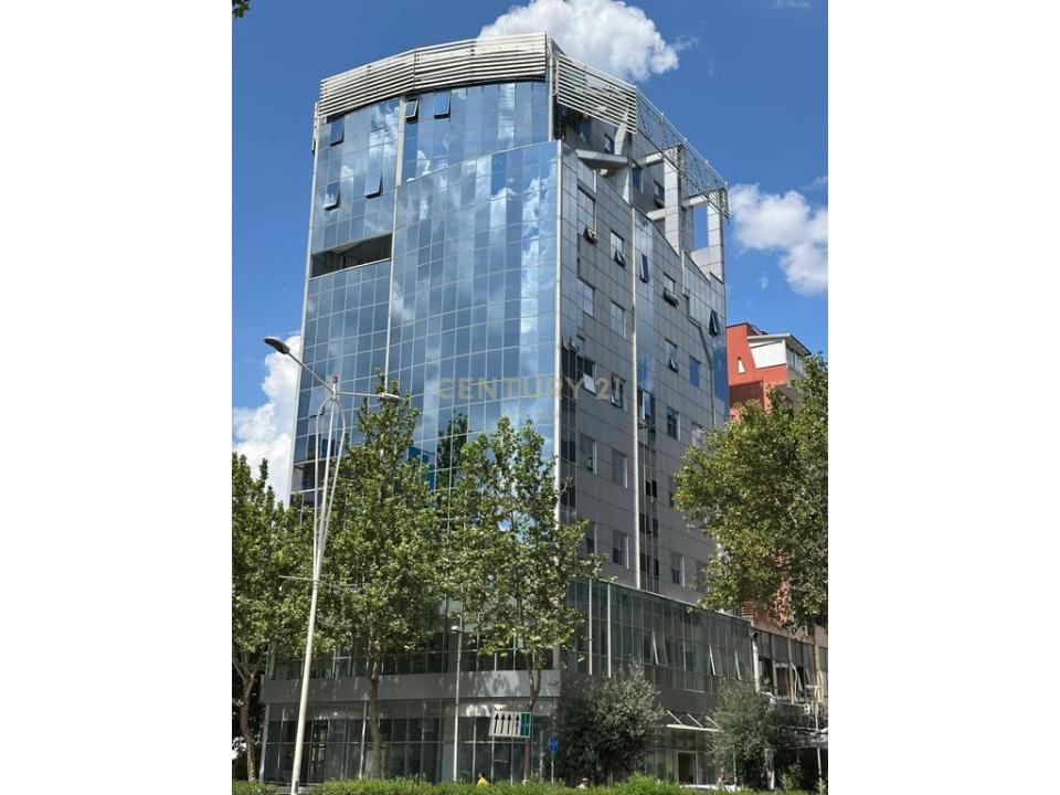 Casa in vendita presso Laprakë, Tirana, Albania | CENTURY 21®