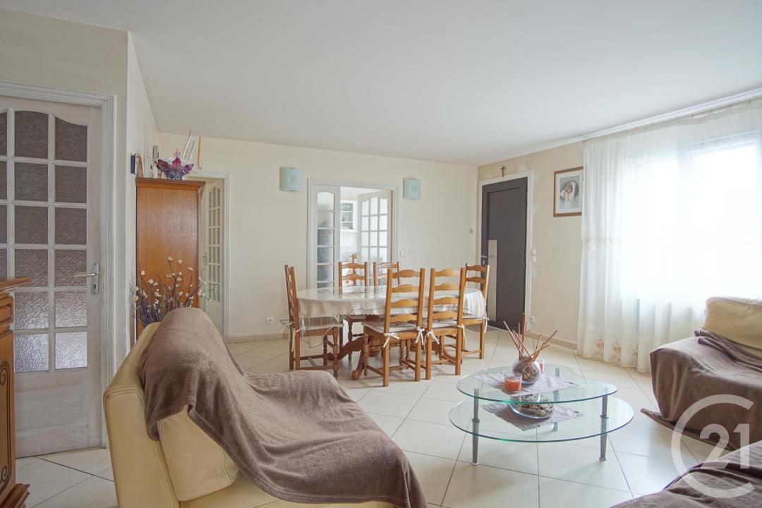 Casa Adosada en Venta en Choisy Le Roi, Isla De Francia 94600, Francia ...