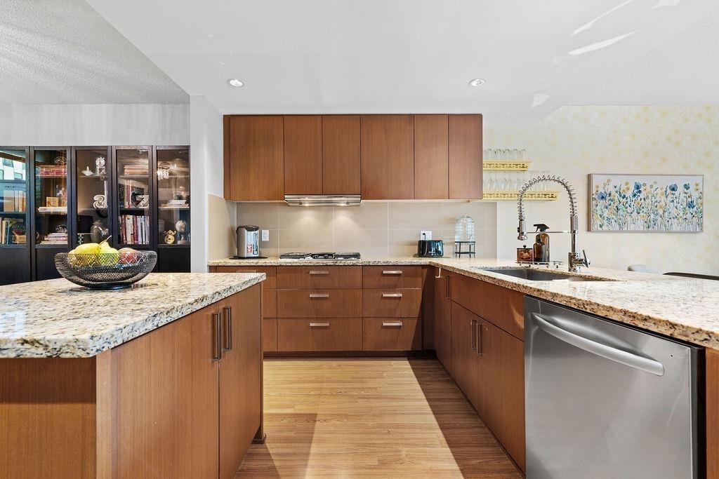 Maison unifamiliale en vente à 1155 THE HIGH STREET, Coquitlam, Colombie-Britannique V3B 7W4 ...