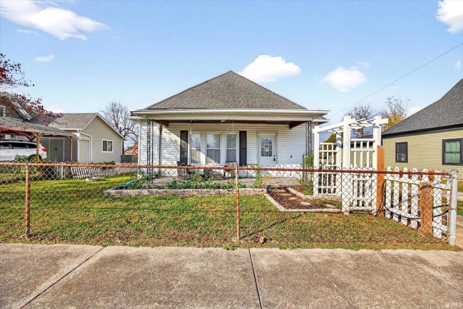 Single Family Home for Sale at 1117 P Street, Bedford, Indiana 47421 ...