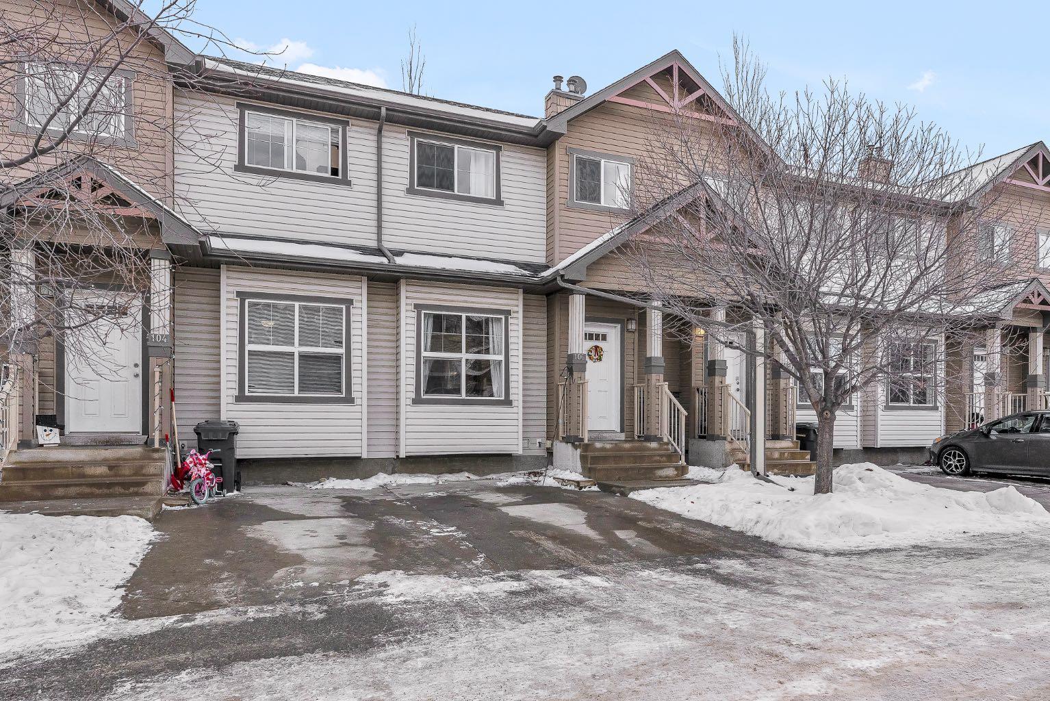 Single Family Home for Sale at 106 RANCH RIDGE MEADOW, Strathmore ...